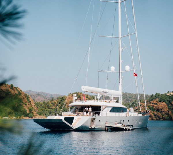 METEOR Yacht Charter Details, Royal Huisman | CHARTERWORLD Luxury ...